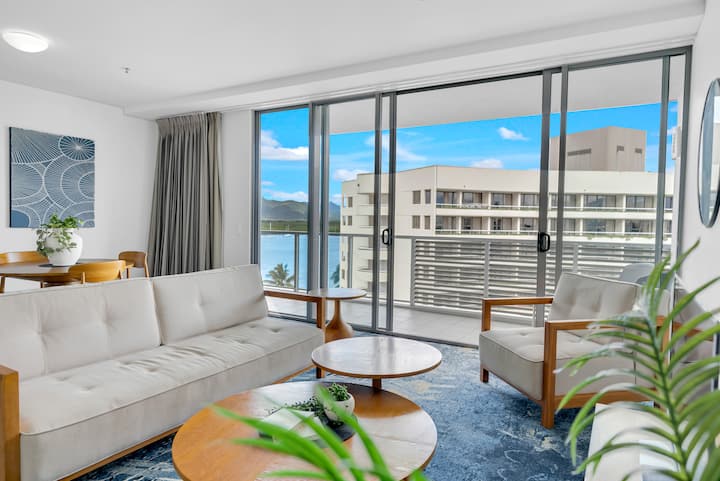 City Living At Harbour Lights On The Waterfront - Cairns Convention Centre