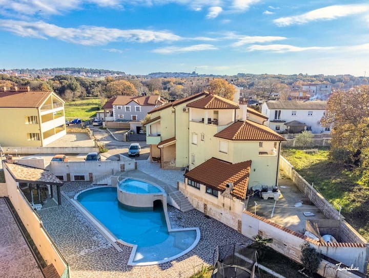 Apartmani Amela Pula, Apartman 8 - Peroj