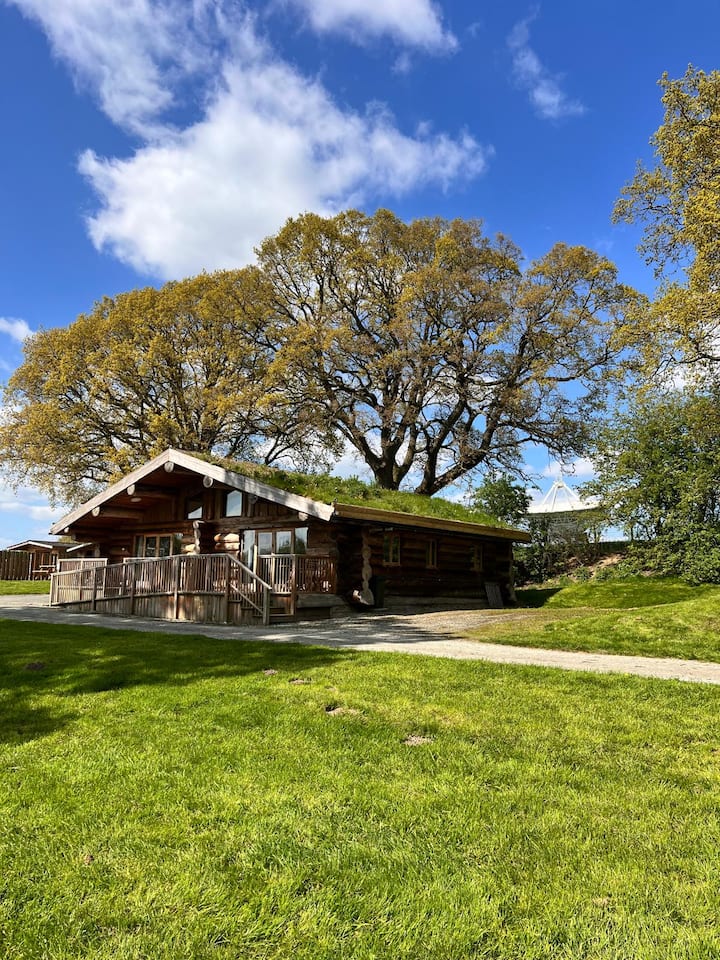 Stunning Lake View Log Cabin, Shropshire. - Oswestry