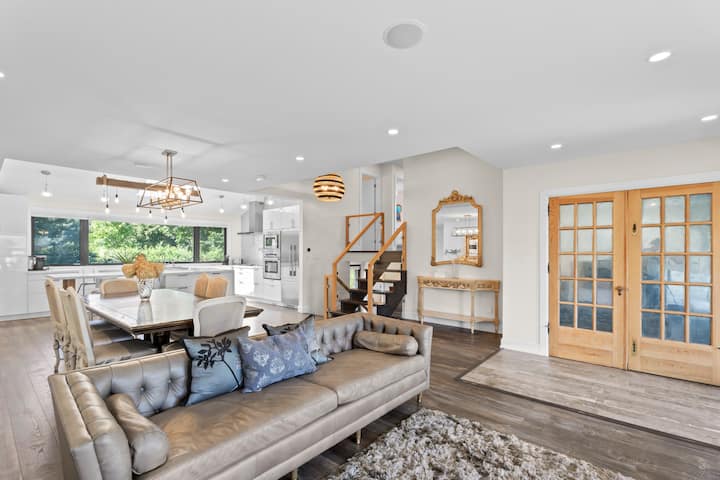 Exquisite Family Home - Backs Onto A Park - Toronto