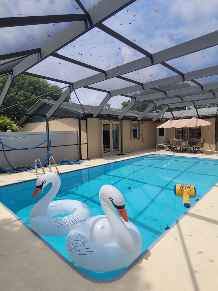 House With Pool Located Near Beach - Boynton Beach, FL