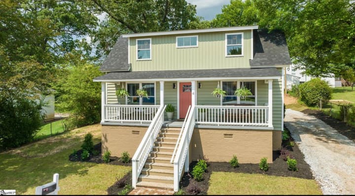 Walkable Charm In Greenville - Greenville, SC