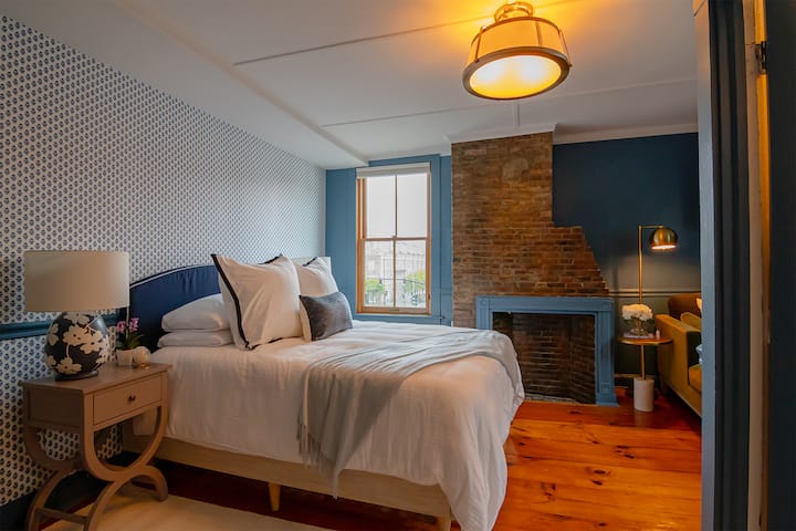 Burbank Rose: Autumn Rose Suite - Newport