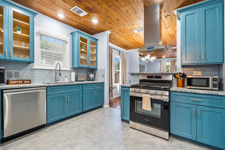 Mins To Downtown | Chef's Kitchen | Bbq | Games - San Antonio, TX