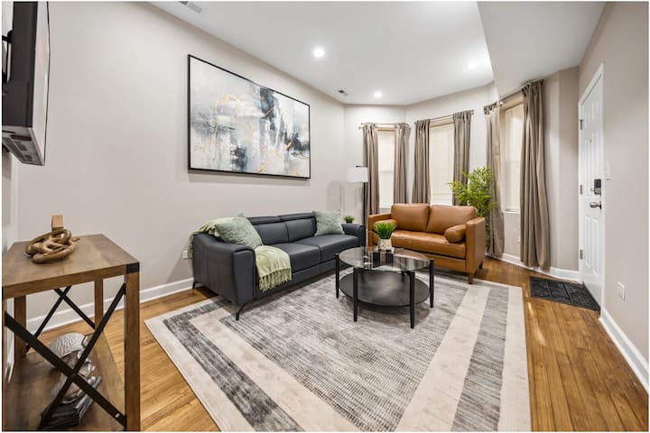 Game Room & Patio W/ Bbq Grill | Lcp Collection - Brookfield, IL