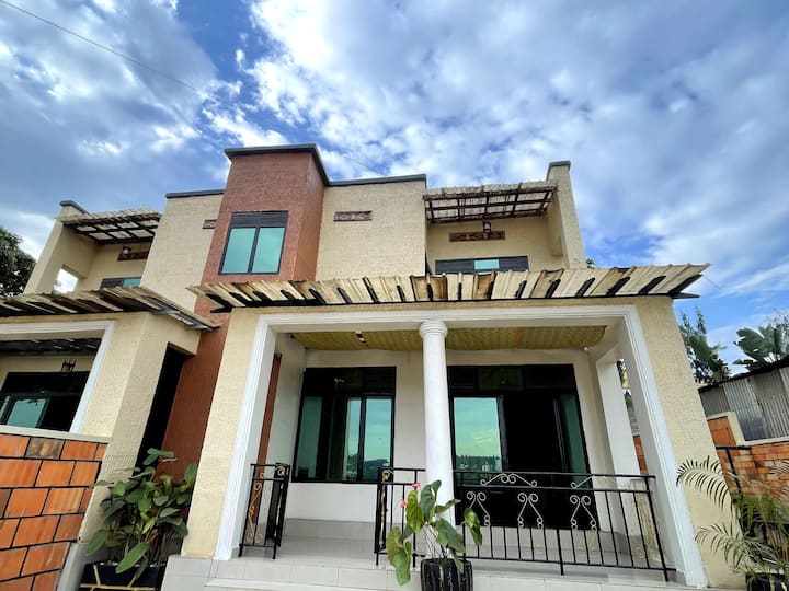 Central 3 Bd House In Kacyiru - Kigali