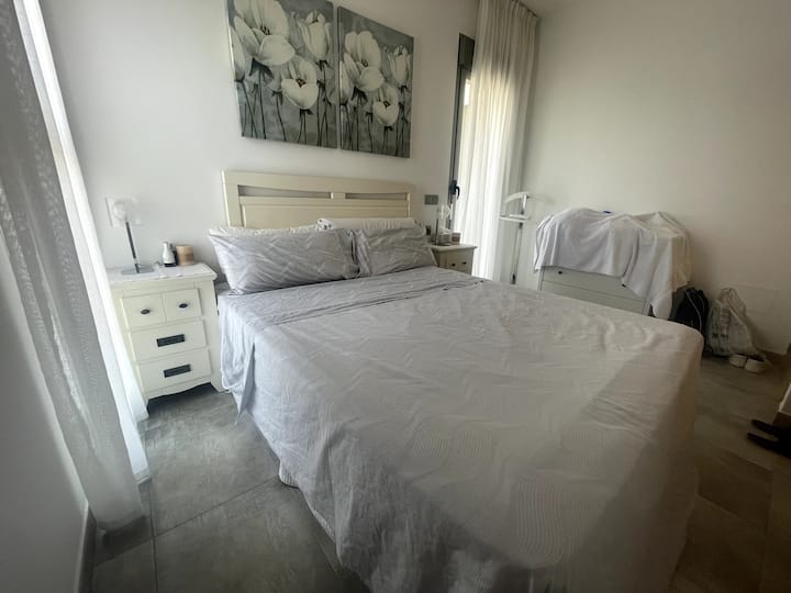 Cozy Bedroom In Quiet Apartment. - Ibiza