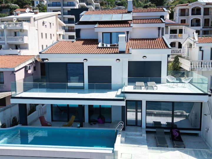 Sea Cliff Villa - Montenegro