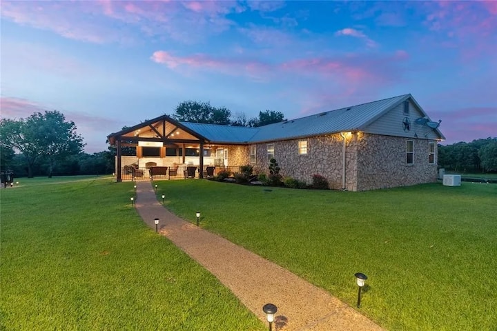 King Size Comfort In Rustic Ranch Hideaway - Retreat, TX