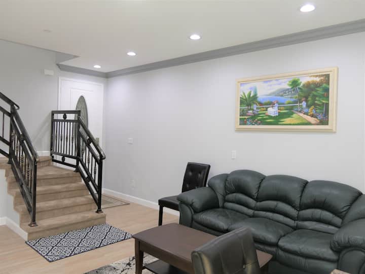 Comfortable Home 3 Miles To  Disney Land - Anaheim, CA
