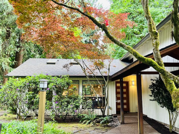 Lake Oswego Garden Home 4 Bedrooms 3 Full Bath - Lake Oswego, OR