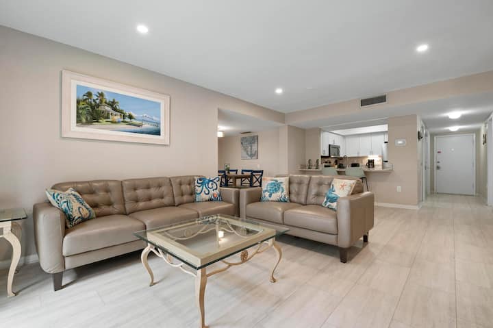 3 Bedroom 2 Bath Palm Bay Club - Siesta Key, FL