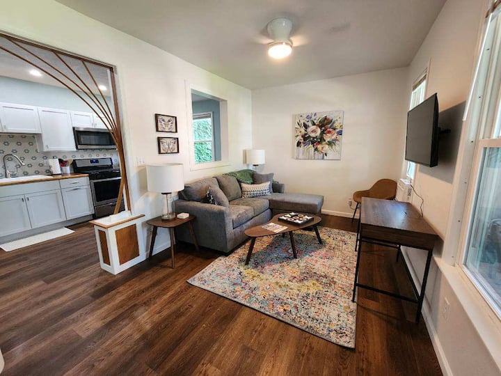 Amfamfield Storyhill Duplex-winter Rates/ Near All - Milwaukee, WI