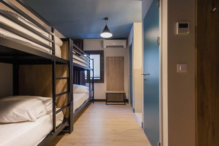 Private Quadruple Room Font Andorra Hostel - Andorra la Vieja