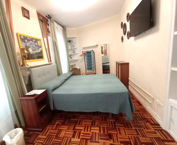 Habitación Triple Junto A Plaza España - Móstoles