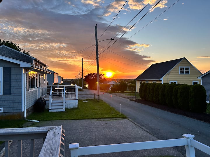 Tranquility & Relaxation Minutes From The Beach - Narragansett, RI