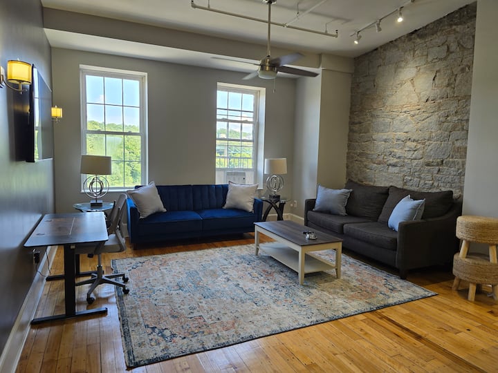 River Views In Downtown Augusta - 2 Bedroom Loft - Augusta, ME