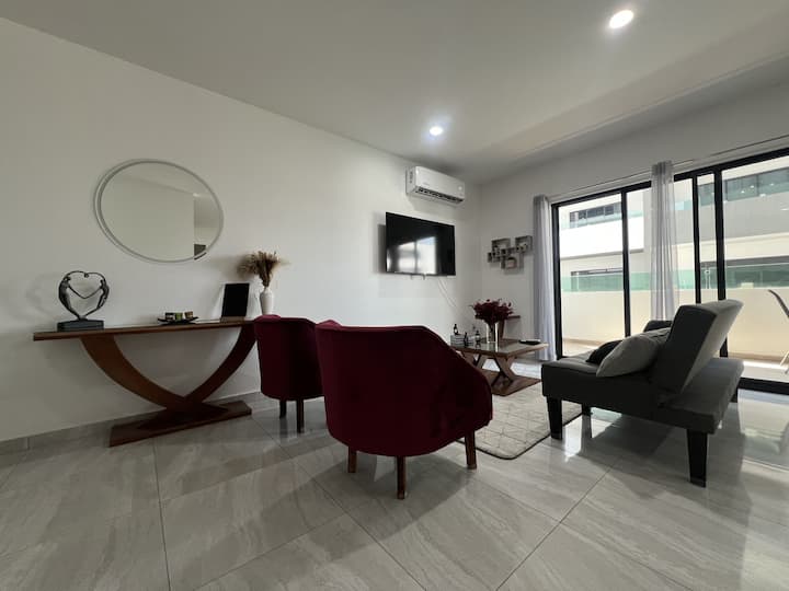 Gorgeous Condo Few Steps Away From The Beach - Mazatlán