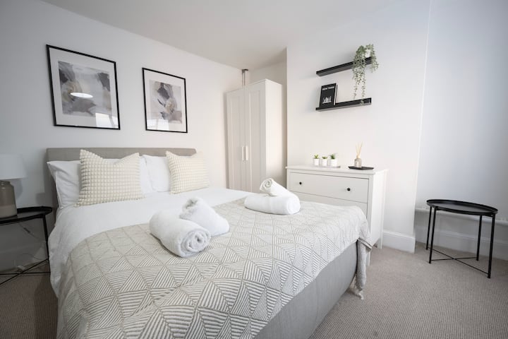 1br Flat In Centre – Sleeps 3 - Canterbury