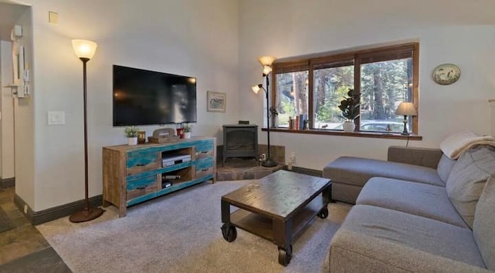 Mammoth Cabin - Steps To Village - Mammoth Lakes, CA