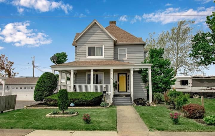 *Location* Close To Falls* 6-bedroooms* - Niagara Falls, NY