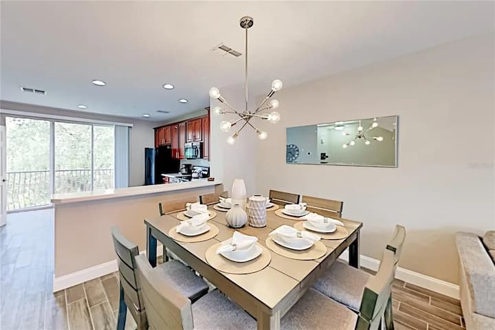 Epic Townhome | King Beds | Garage | Pets Welcome - Orlando, FL