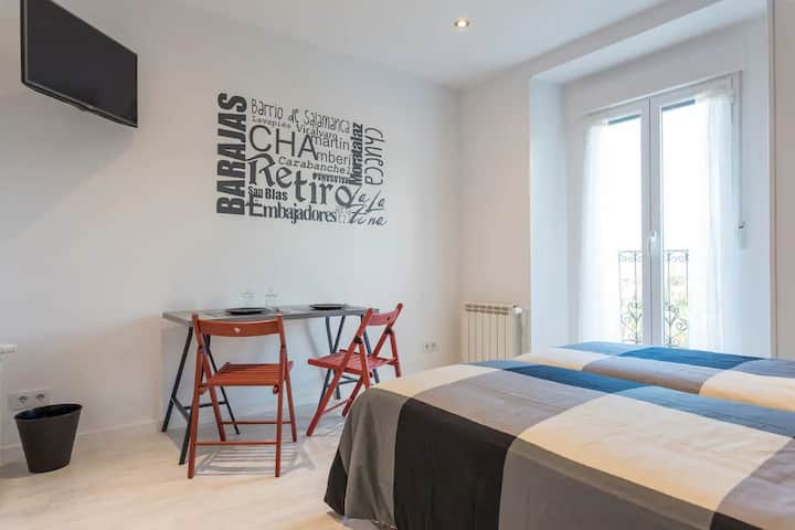 Atocha-balcony-wifi-a/c - Madrid