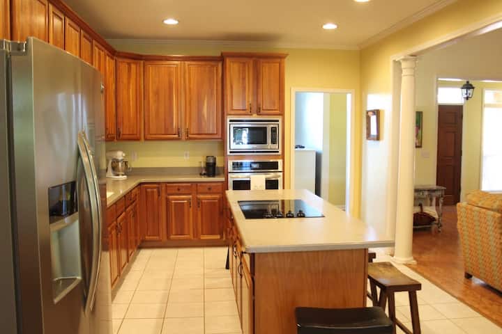 Happy Home Retreat - Sardis Lake, MS