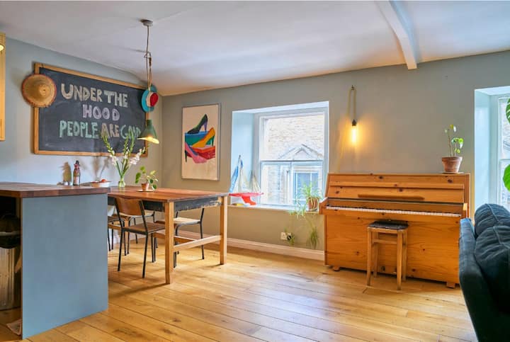 Open Plan 2 Bed Apartment In The Heart Of Frome - Frome
