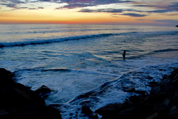Beachy Oceanside 2 Bedroom Condo - Oceanside, CA