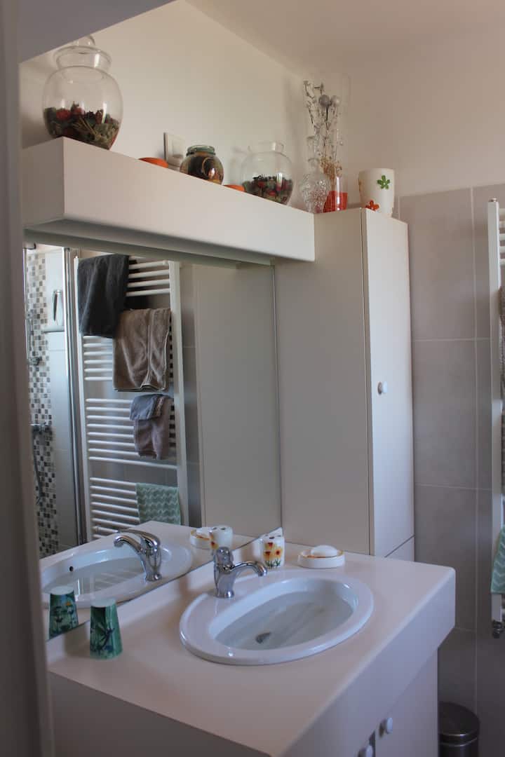 Chambre 3, Salle D'eau Wc Privés - Les Sables-d'Olonne