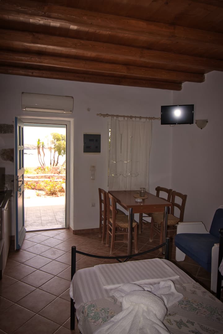 Beachfront Lolantonis 2 - Paros