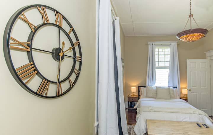 Contemporary Space - Montgomery, AL