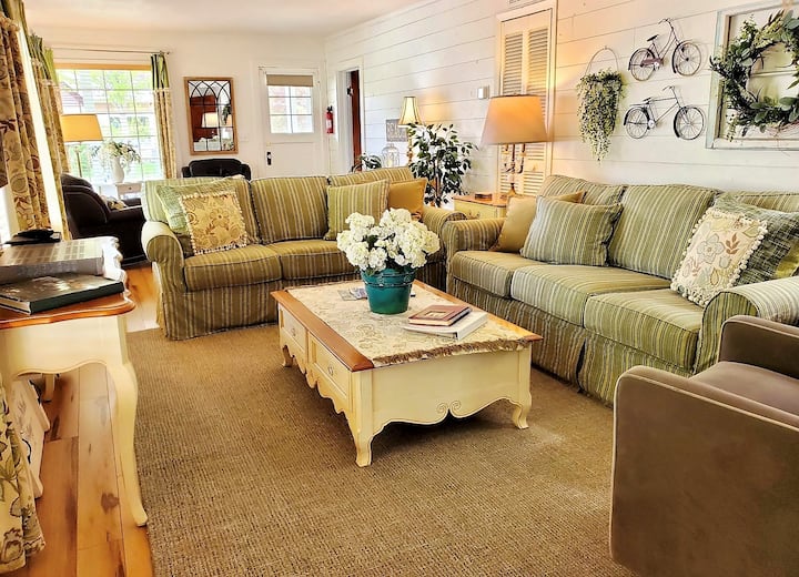 Adorable Lake Street Cottage~walk To Town~bikes - Lake Ponderay, Ponderay