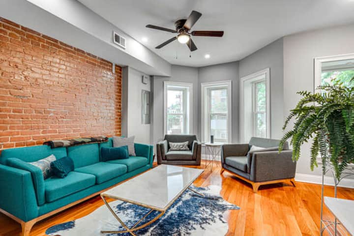 Explore The Neighborhood Of Noma - Washington, DC