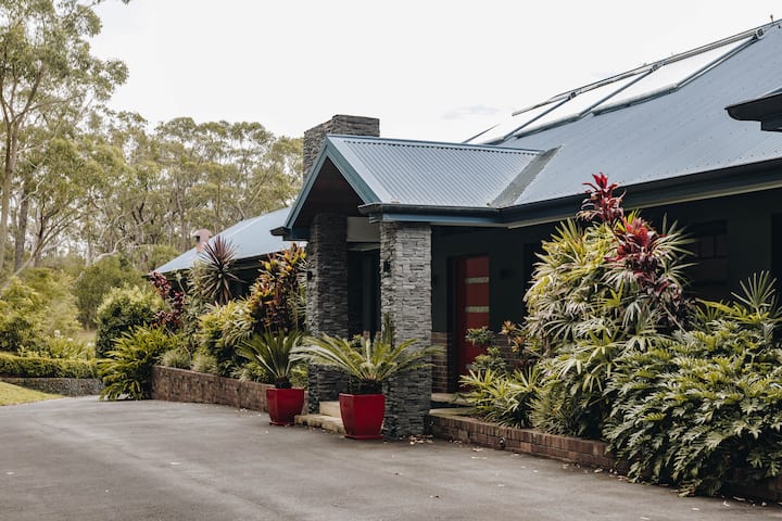 Gymea House Bush Retreat - Blue Mountains
