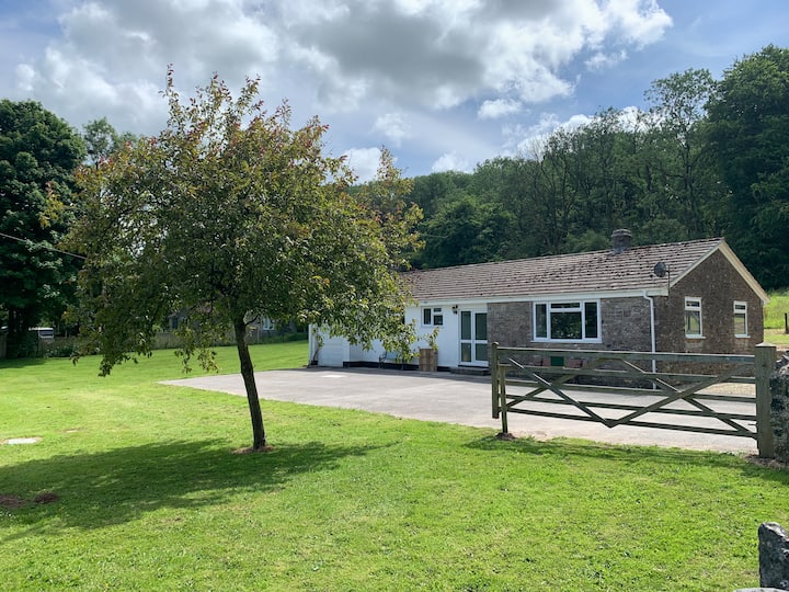 Peaceful Bungalow In Priddy - Cheddar