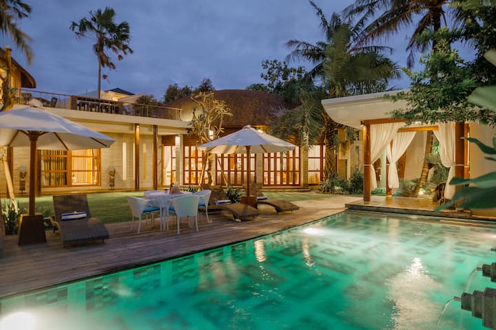 Luxury Villa Bali With Sauna, Gym, Pool & Garden - Australia