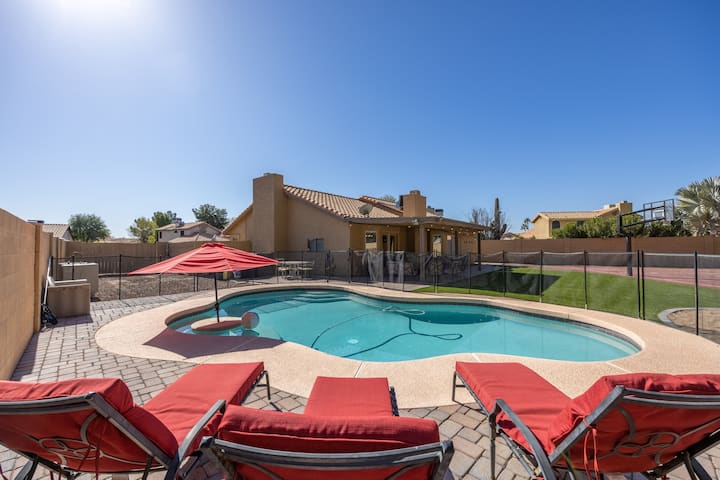 King Beds, Heated Pool, Basketball Court - Peoria, AZ