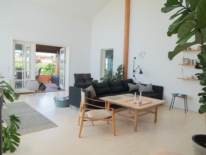 Skønt Hus Med Indhegnet Have Og Tæt På Badebro. - Copenhagen Airport (CPH)