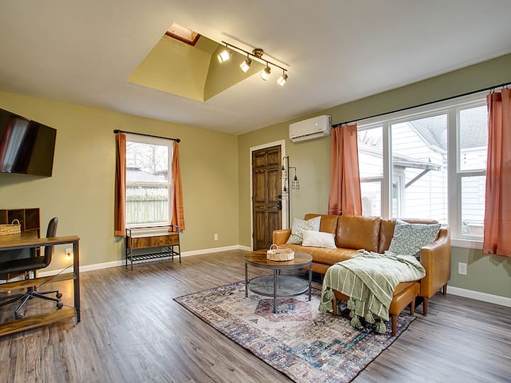 Suzie Suite - Springfield, IL