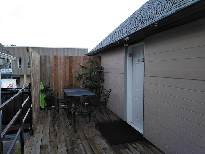 Private Rooms (#202) - Gatineau