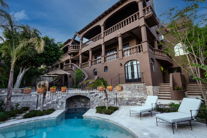 Stunning Views And Pool - San Miguel de Allende