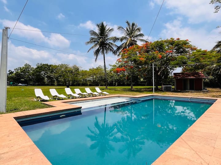 Casa D Campo C/alberca Y Canchas Privada P/ 19 - Boca del Río