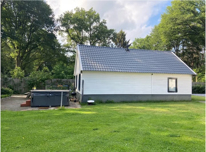 Relax & Geniet Met Jacuzzi In Ede Op De Veluwe - Ede