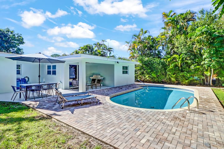 Serene Pool Home Near The Beach - Naples, FL
