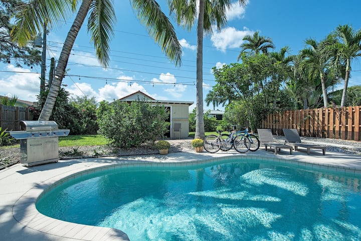 Southern Exposure Pool Home - Naples Park, FL