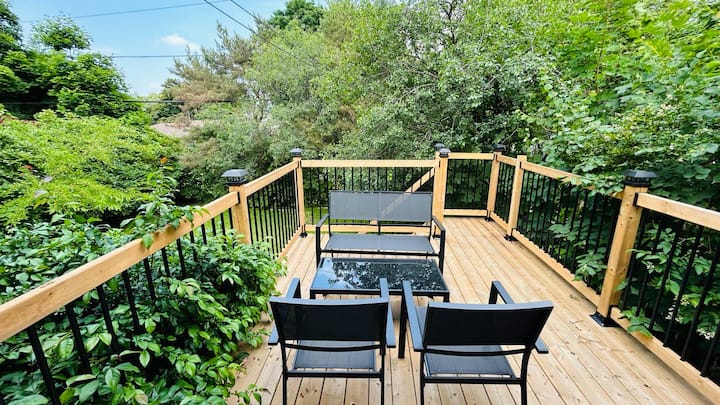 A Nice Private Little Suit - Toronto