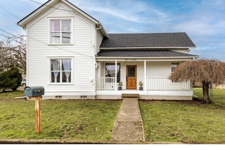 Linfield Farmhouse - McMinnville, OR