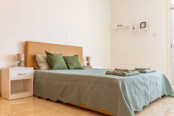 Stunning Apartment With Sea View - Larnaca